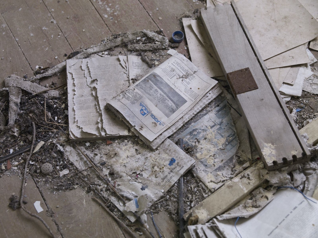 Pretty Decay // Fragments #1 – Lowlight.me